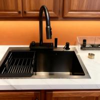 China Artisan-Crafted 304 Stainless Steel Single Kitchen Sink - Hand-Polished Brushed Finish for sale