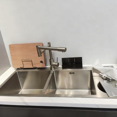 China Artisan-Made Handmade Stainless Steel Kitchen Sink with Food-Grade 304/316 Stainless Steel and Customized Options for sale