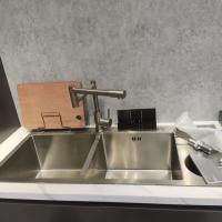 China Handmade Stainless Steel Kitchen Sink with Bowl Depth 250-300mm and Panel Thickness 1.2-1.5mm or 1.8-2.0mm for sale