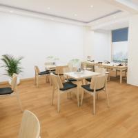 China Durable Formaldehyde-Free Nursing Home Flooring Multi-Layer SPC Wood-Look for sale
