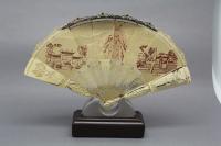 China Luxury 304 Stainless Steel Metal Gold Folding Fan For Decoration 85*54mm Etch Technique for sale