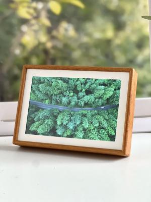 China 10 Inch Thick Solid Wood WiFi Touch Digital Photo Frame 1280*800 Vintage Wooden Digital Picture Frame for sale