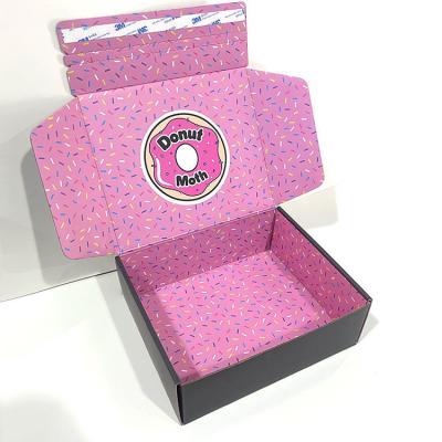China Foldable Cardboard Macaron Cake Packaging Gift Box with Airplane Design - Custom Sizes and Logo Printing Available for sale