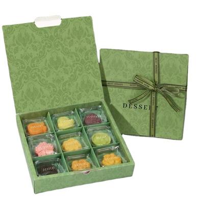China Luxury Foldable Nine-Compartment Macaron Packaging Box 34.5×15×5.5 cm with 2.3mm Thickness for sale