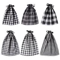 China Christmas Gifts Candy Bag Perfect Bundle with 6 Color Print Method in White and Black for sale