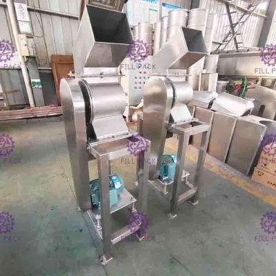 China Industrial Fruit Crusher Machine 0.5T/H Capacity with 310 RPM Rotating Knives for Juice Processing for sale