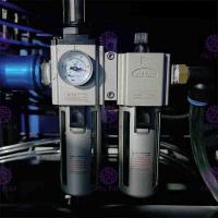 China 1000ml Fully Automatic PET Bottle Blowing Machine 3200-4000 Pcs H with Touch Screen for sale