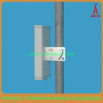 China 2.4GHz 15dBi Dual Polarized WiFi Flat Panel Antenna MIMO 2x15dBi for sale