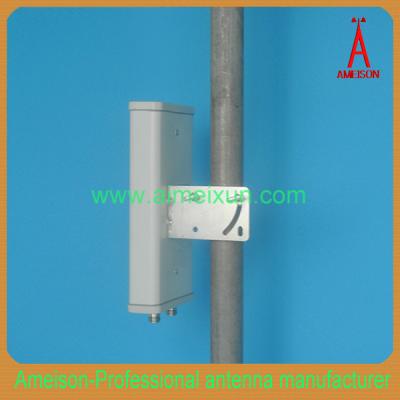 China 2300-2700MHz 2x18dBi Directional Panel Antenna for WiFi 4G LTE Outdoor Use for sale