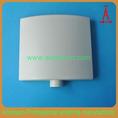 China Outdoor 2.4GHz 14dBi WiFi WLAN Directional Panel Antenna Wall Mount for sale