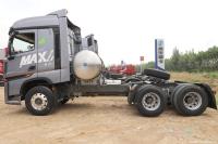 China Second Hand Sinotruk HOWO MAX 6X4 460hp LNG Tractor With 2 Reverse Shifts for sale