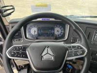 China Left Steering Sinotruk Special Vehicle Used Sinotruk HOWO MAX 6X4 530hp LNG Tractor for sale