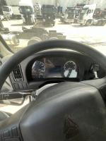 China Used Sinotruk Tractor Truck 371HP WEICHAI Diesel Engine Capacity 8L Rear Camera None for sale