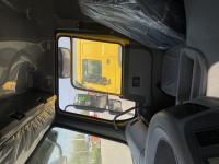 China Used Howo Sinotruk 371 6x4 T7 Tractor Truck With Front Axle 7.5T 6 Cylinders for sale