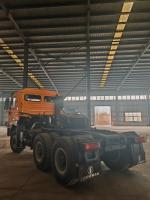 China Left Hand Driving 10 Tires Shacman Tractor Truck With 400L Aluminum Tanker for sale