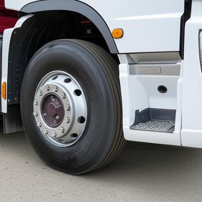 China s Leading of Shacman Tractor Truck with 315 / 80R22.5 Tires for sale