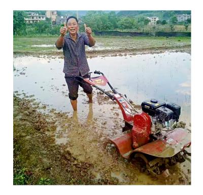 China 65 KG Multi-function Four-wheel Drive Land and Water Two- Weeding Mini Power Tiller for sale