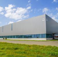 China Anti Seismic Prefabricated Commercial Steel Buildings For Pharmaceutical Logistics for sale