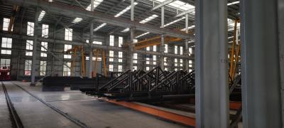 China Q355 Roll Up Door Metal Workshop Buildings Contemporary for sale