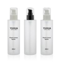 China 6.76oz Wooden Pump Plastic Packaging Bottles For Shower Gel White Color for sale