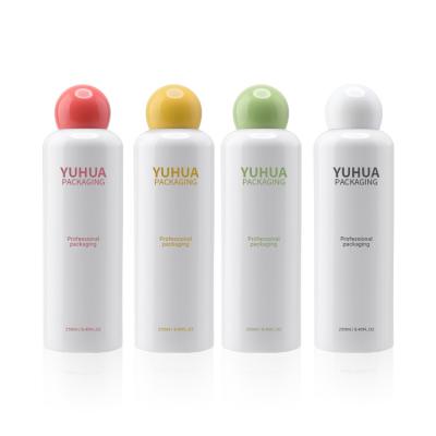 China 200ml 250ml Clear Plastic Fruit Juice Bottles PET White Eco Friendly Cosmetic Containers for sale