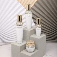 China Pearl White Cosmetic Bottle Set 30ml 100ml Hyaluronic Acid Glass Skincare Packaging Set for sale