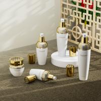 China Pearl White Cosmetic Bottle Set 30ml 100ml Hyaluronic Acid Glass Skincare Packaging Set for sale