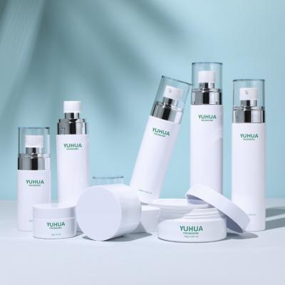 China 60ml 80ml 100ml White Plastic Bottle With Silver Pump Spray Skincare Set for sale