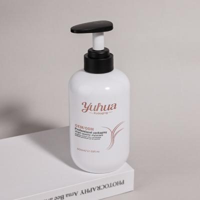 China 500ml Round PET cosmetic bottle made from recyclable material supporting sustainable packaging initiatives in cosmetics for sale