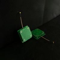 China High Gain UHF RFID Antenna 4 dBic Circular Polarization 60mm Small Size for Handheld Readers SMA MMCX for sale