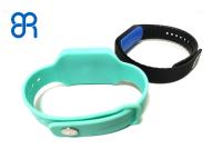 China Anti-human interference RFID Tag Wristband , durable with IP67 920 - 925 MHz for sale