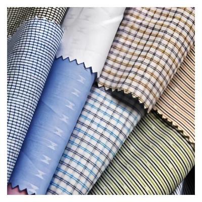China Batik Pattern 200gsm Combed 100% Cotton Fabric 57/58 Inch for Women Dress Garment Manufacturing for sale