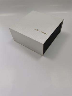 China Pantone Packing Printed Corrugated Box Debossing Cardboard Paper FSC for sale
