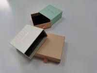 China OEM Corrugated Gift Packaging Box Box Biodegradable Varnishing for sale