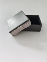 China Cosmetics Printed Custom Kraft Paper Packing Box Degradable Embossing for sale