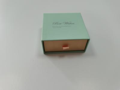 China Degradable Jewelry Printed Packaging Box Embossing Self Laminating Card for sale