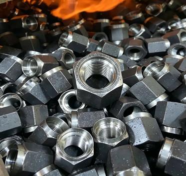 China A193 B7 Hex Bolts with A194 2H Heavy Hex Nuts in Metric Thread for Pressure Vessels for sale