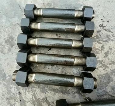 China ASTM A320 L7 Low Temperature Alloy Steel Bolts with Hex Nuts for Heavy Duty Corrosion Resistant Fastening in Cold Environments for sale