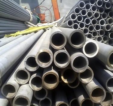 China JIS G3463 Standard Heat Resistant Stainless Steel Pipe with High Tensile Strength ≥ 520 MPa and Paint Varnished or Not Options for sale