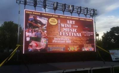 China 960x960mm Outdoor LED Display 7000nits P10 P8 P5 P4 Large Advertising Screen for sale