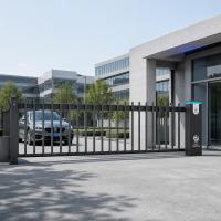 China Automatic Heavy Duty Fence Barrier Gate Remote Control IP65 Waterproof Vehicle Traffic Barrier Gate for sale