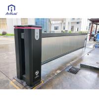 China Heavy Duty Boom Barrier With Dual Motor No Direction Adjustment Automatic Signal Light for sale