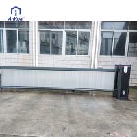 China Heavy Duty Boom Barrier With Dual Motor No Direction Adjustment Automatic Signal Light for sale