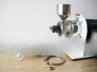 China Zirconia Lab Horizontal Bead Mill ZM0.3 0.3L Wet Grinding Machine 0.75kW for sale
