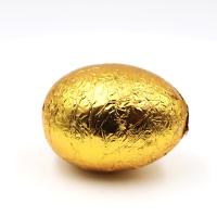China Semi-Automatic Chocolate Ball Foil Packing Machine 220V 80-150pcs/min for Hollow Chocolate Bombe for sale