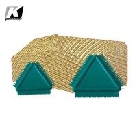 China Triangular Green Rubber Graining Comb 3in Sturdy Plastic Paint Scraper for Wall Art for sale