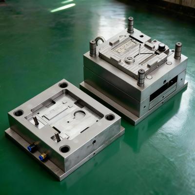 China 800T Plastic Injection Mold Easy Cleaning Plastic Injection Molding Parts ODM OEM for sale