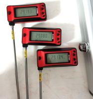 China DTSW Handheld Digital Thermometer with 0.05°C Accuracy and 160m Wireless Range for Industrial and Laboratory Use for sale