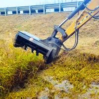 China Hydraulic Flail Mower for 1-30ton Excavator 350KG Weight and Offset Design for sale