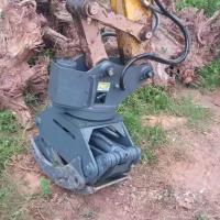 China 10-16Ton Excavator Compatible ZHONGJU Hydraulic Grapple Saw For Grappling And Cutting for sale
